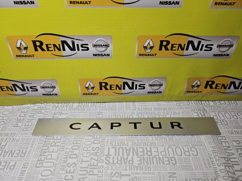 Накладка стойки двери передняя Renault Kaptur 768521010R купить Б/У id11899