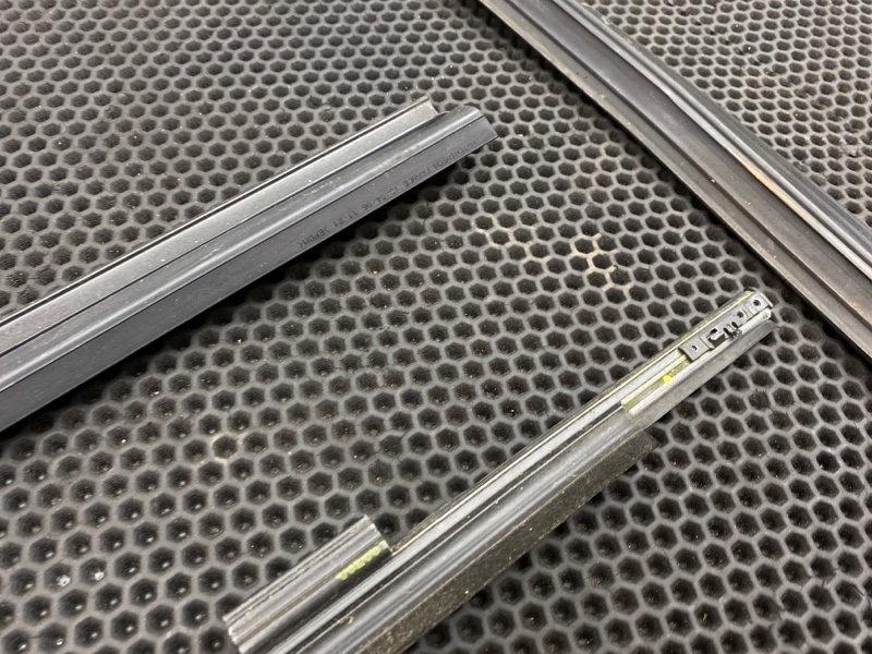 Уплотнитель стекла левый задний Volvo XC90 D5244T4 2.4 30762958 купить ...