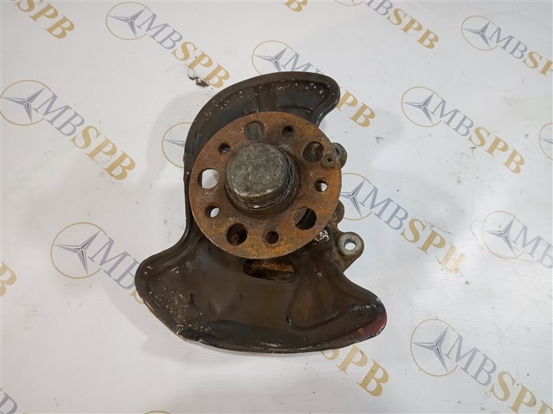 Кулак левый передний Mercedes C-class W204 A2043320101 купить ...