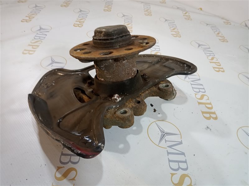 Кулак левый передний Mercedes C-class W204 A2043320101 купить ...