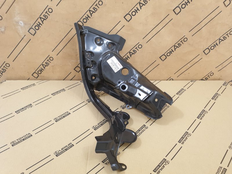 Суппорт фонаря правый задний Toyota Camry V70 6160133390 купить новая ...